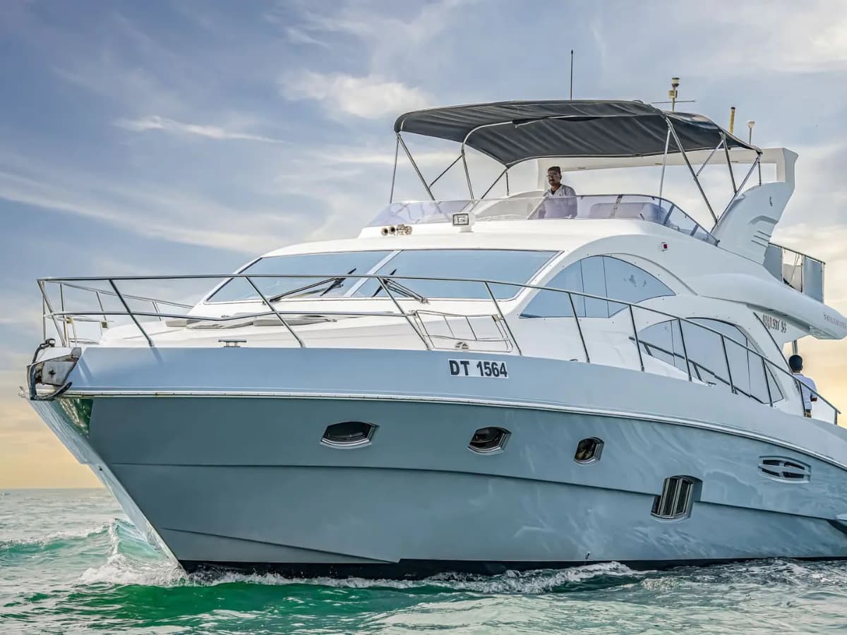 Rent the 59ft Yacht Majesty – Elegant Yacht Charter in Dubai | Neptune ...